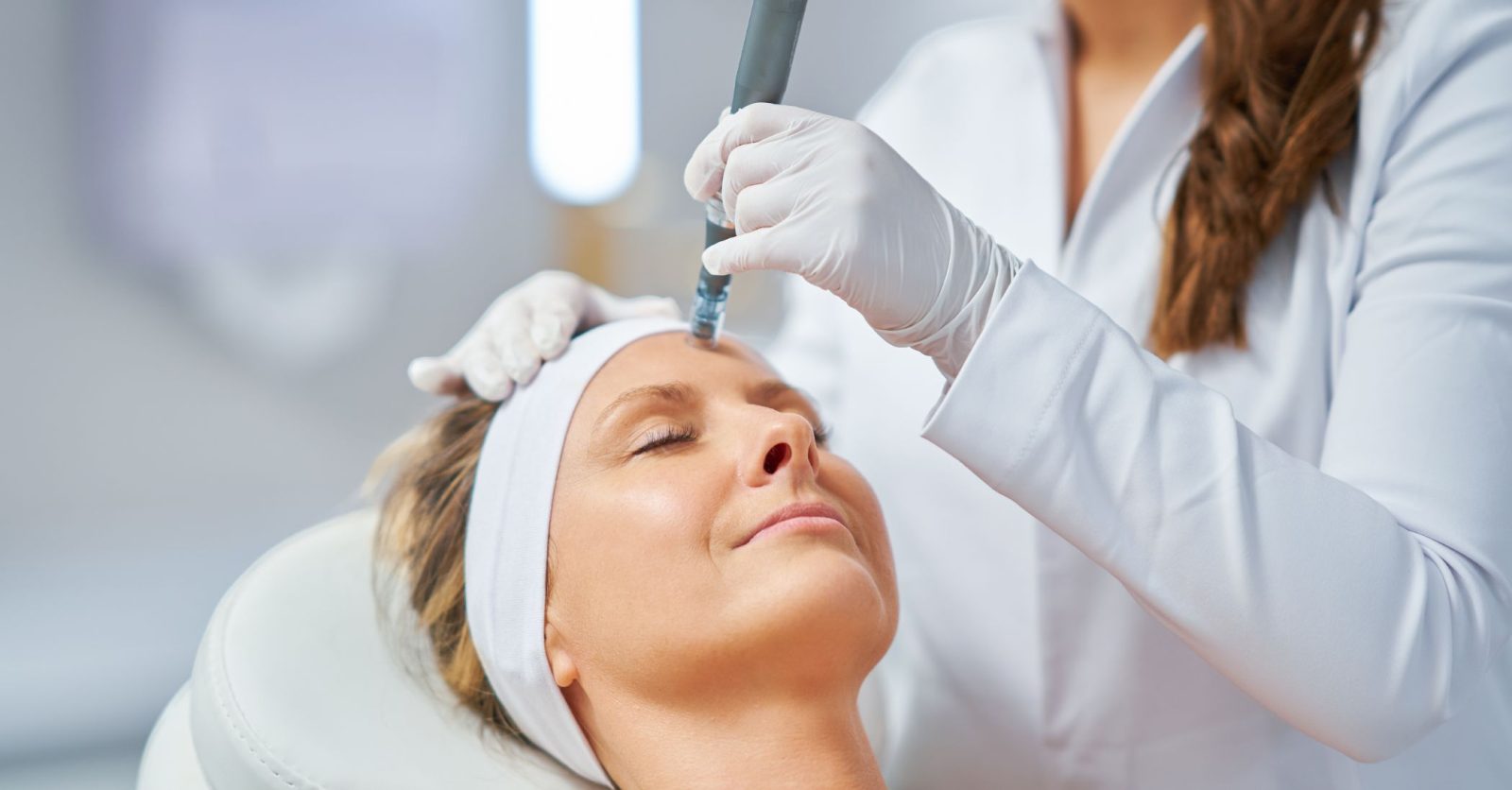 What is Microneedling? (Benefits, Process & Recovery) - Vancouver Laser ...